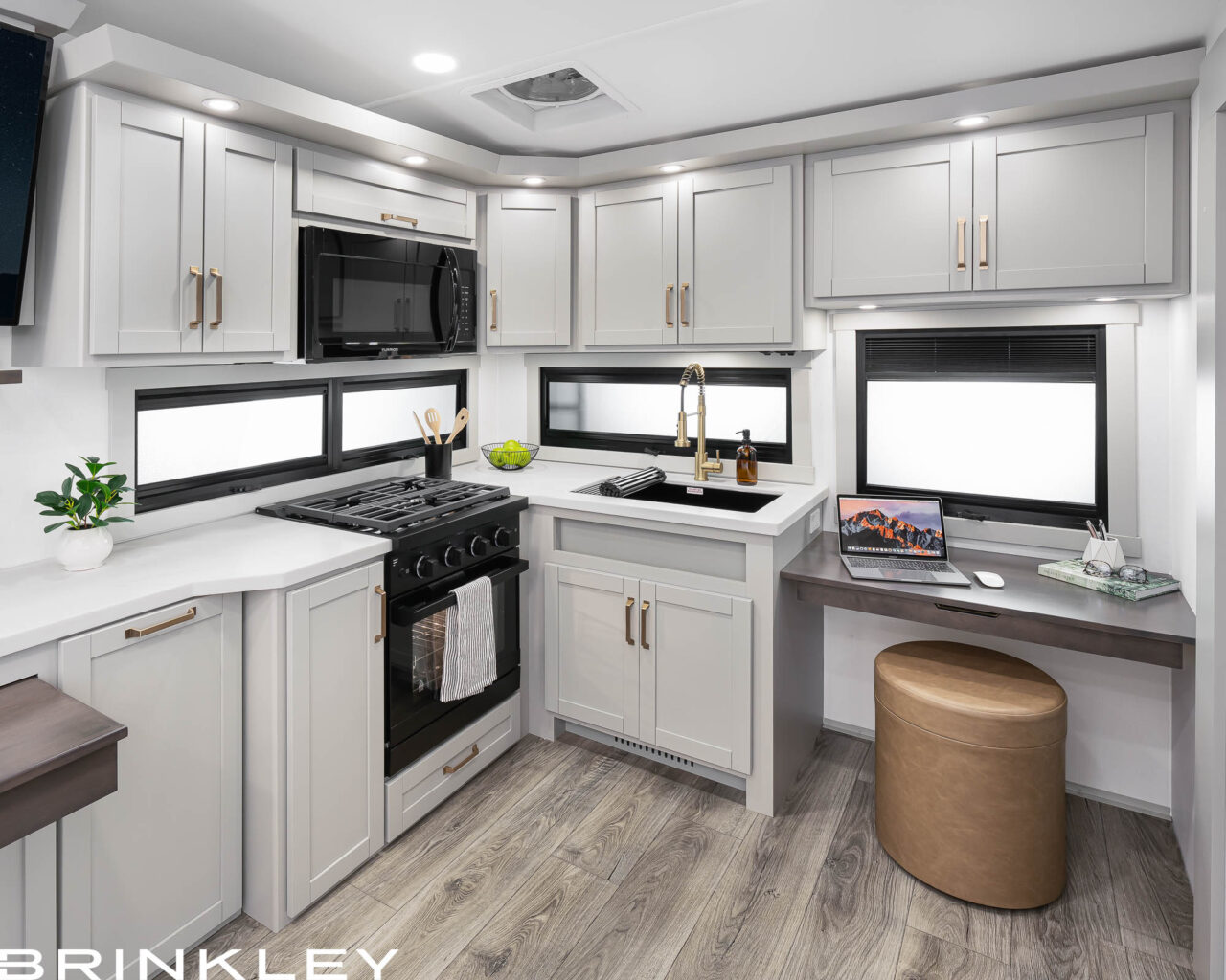 Model Z 2680 Fifth Wheels | Brinkley RV