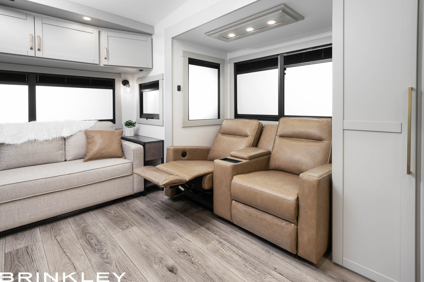 Model Z 2670 Fifth Wheels | Brinkley RV
