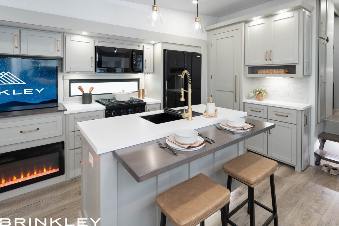 Model Z 3110 Fifth Wheels | Brinkley RV