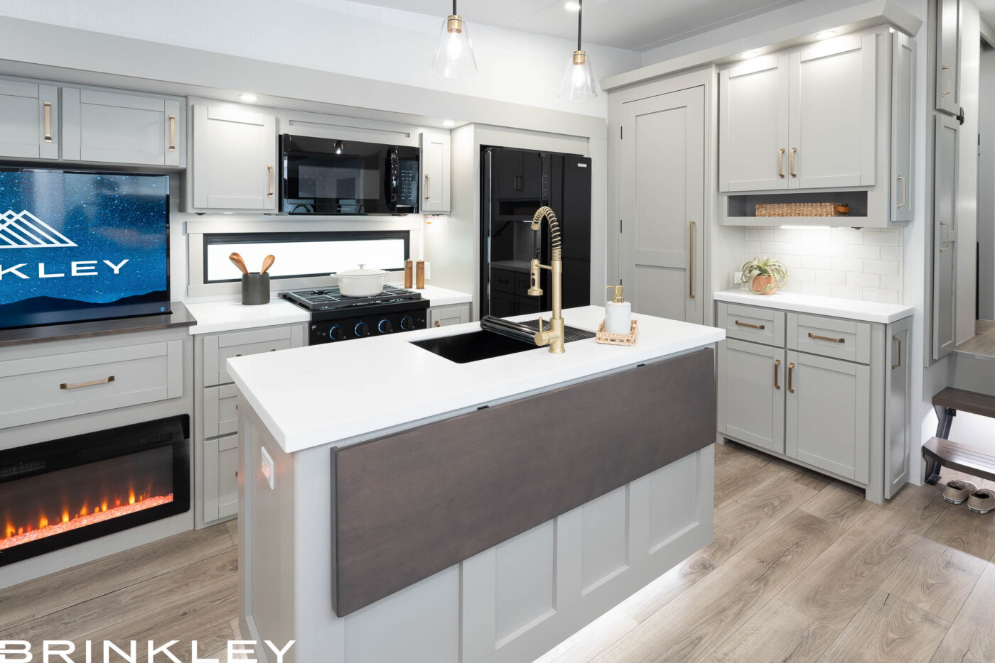 Model Z 3110 Fifth Wheels | Brinkley RV