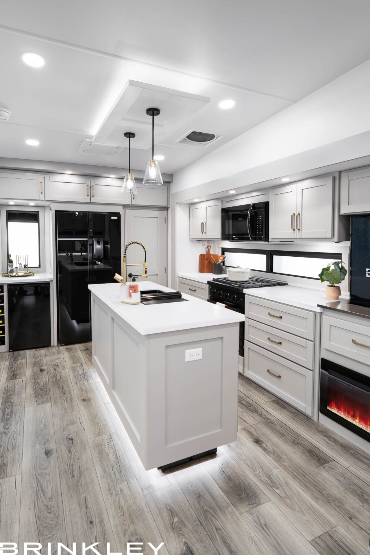 Model Z 3300 Fifth Wheels | Brinkley RV