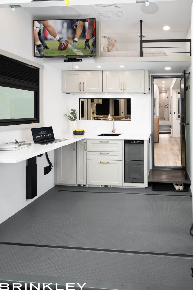 Model G 3250 Toy Haulers | Brinkley RV